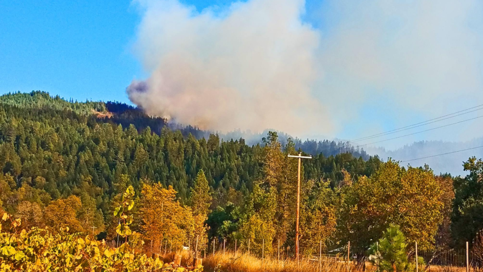 Holland Mainline Fire burns outside of Cave Junction | KTVL
