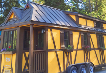 Want a little overnight getaway? Try the Leavenworth Tiny House Village ...