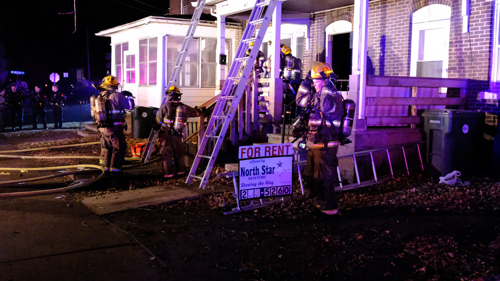 Fire chief: 1 dead, 5 injured in Waterloo townhouse fire | KGAN