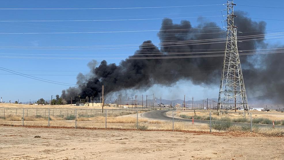 More than two dozen vehicles burn in Oildale fire | KBAK